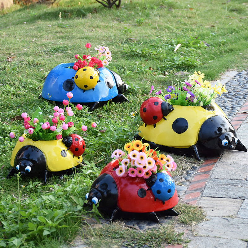 Metal ladybug flower pot – seizeen
